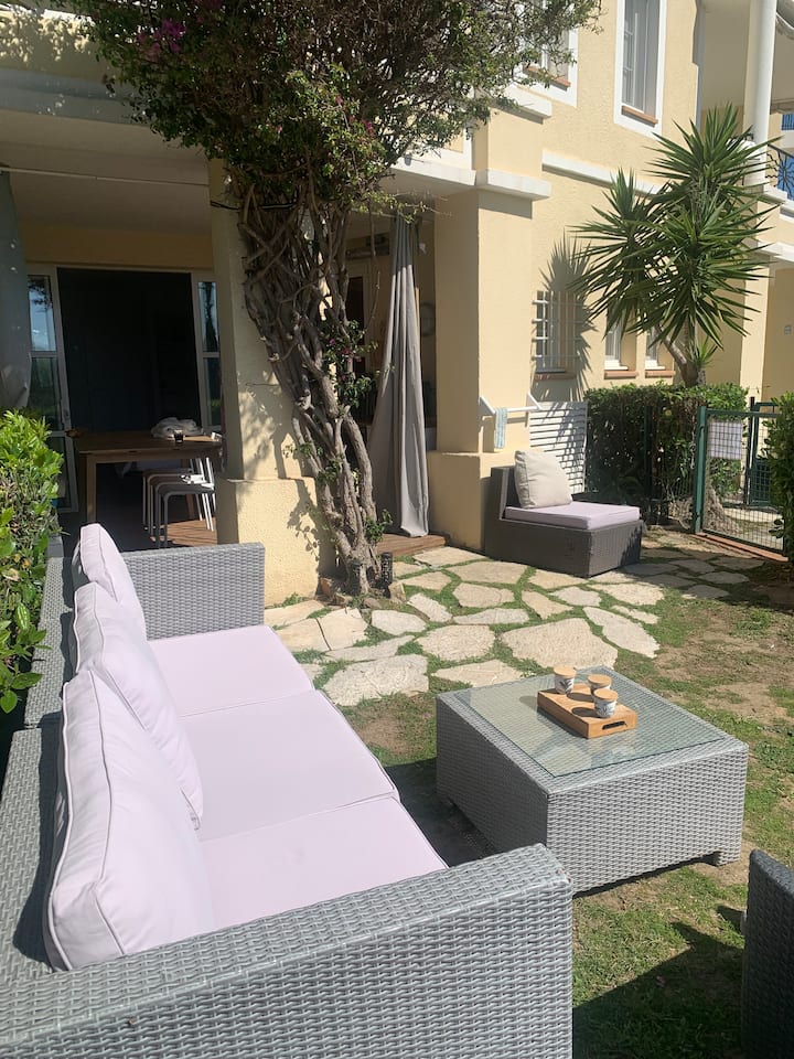 Appartement Avec Jardin Clos- Parking -Piscines - Saint-Raphaël