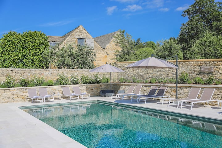 Luxury Cotswold Barn - Bourton-on-the-Water