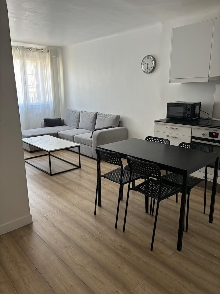 Appartement Lumineux Et Central - Le Cannet