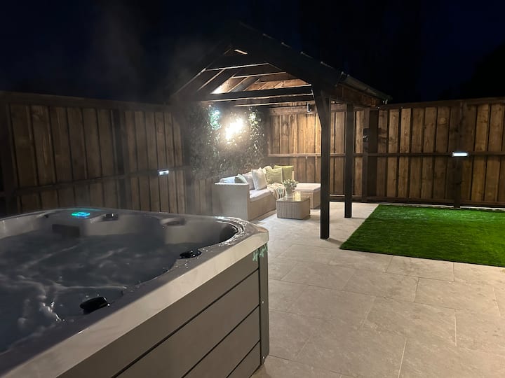 Austin Lodge 10 A, Stunning New Build With Hot Tub - Dumfries