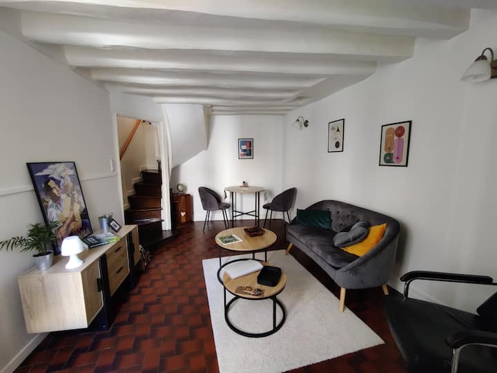 Petite Maison/
Neuve/calme/cosy
80 Km De Paris - Malesherbes