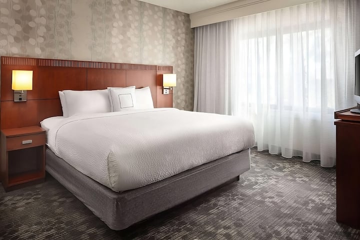 Enjoy Comfort And Convenience On Your Vacation! - Laguna Beach, CA