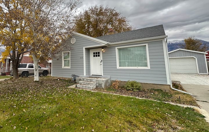 4 Bed, 2 Bath Cozy Haven Awaits! - Provo