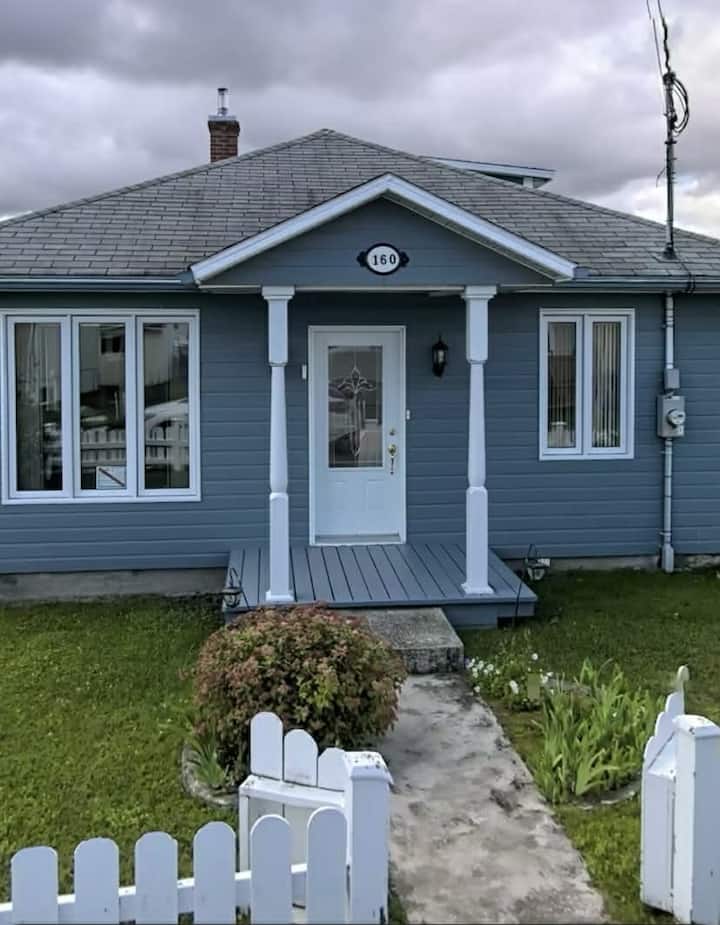 La Bleutée Du Centre-ville - Ste-anne-des-monts