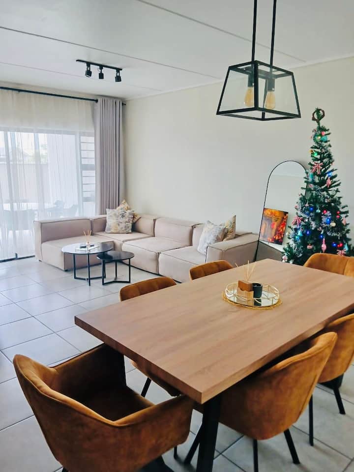 17 Elizabeth Place-waterval,power Back-up &Wi-fi - Midrand