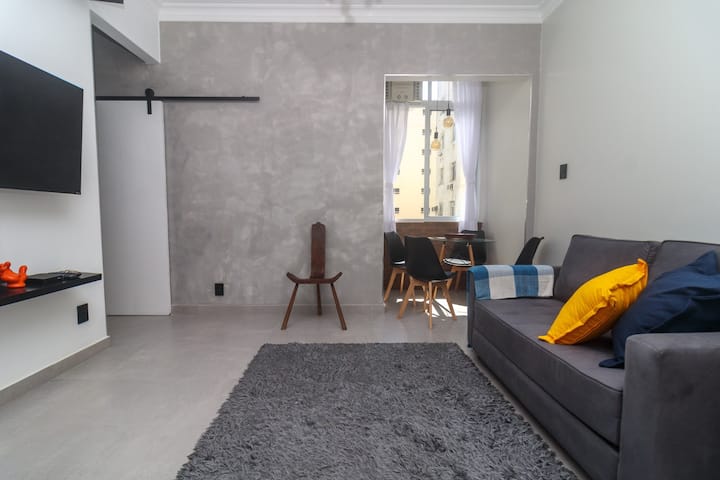 Copacabana I Posto 06 -  Reformado - Rio de Janeiro