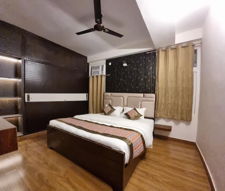 9. Ideal Luxury Stay Ac(3bhk) 1600 Sq Feet - Varanasi
