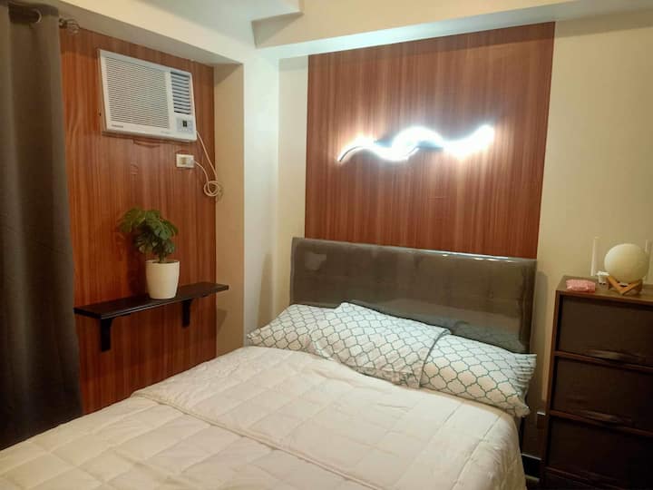 10 Min Ride To Araneta, Up, Ateneo | Infina Towers - Quezon City