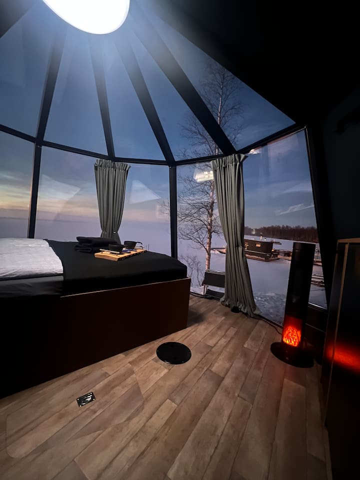 Glass Igloo By The River, Sauna & Northern Lights - Rovaniemi