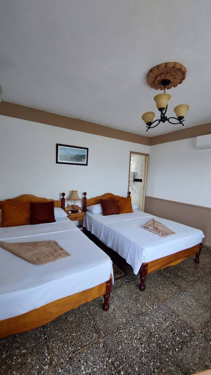 Casa Lourdes Y Reinaldo (Solar Panels Kits) 2rooms - Viñales
