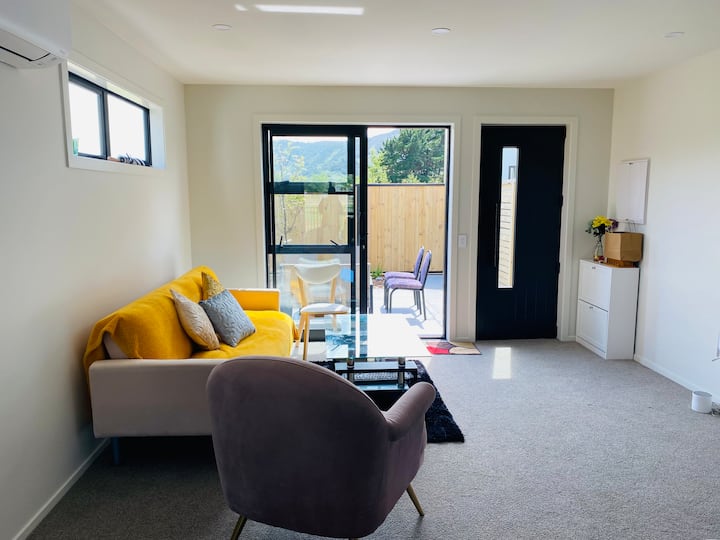 Room In A Beautiful Suburb, Modern Townhouse. - Lower Hutt