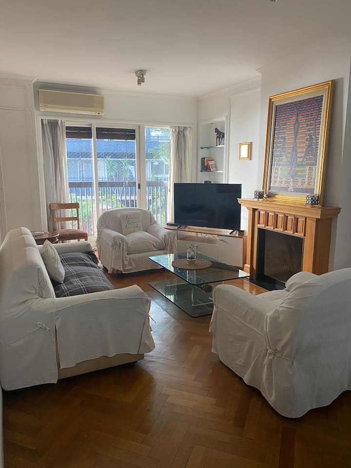 Plaza San Martin, Retiro, Vivi  La City Desde Aca. - Buenos Aires