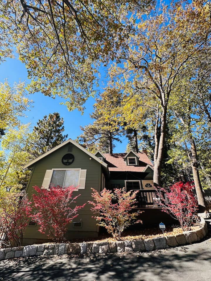 Cozy Lake Arrowhead Cottage - Lake Arrowhead, CA