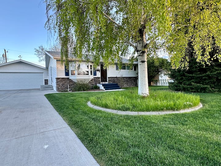 Cozy Charmer Cottage - Soak And Relax - Great Falls, MT