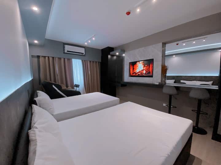 Mall Of Asia Condo W/ Massage Chair + Ps4 - Manila