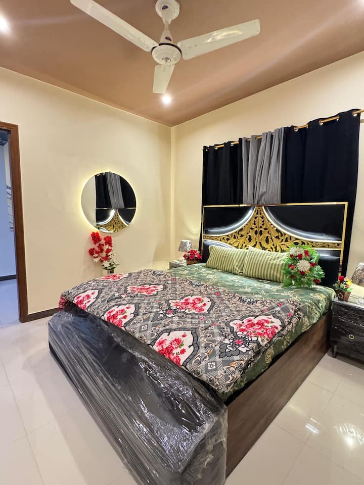 Independent Villa 2rooms With Kitchen Ground Floor - Karachi