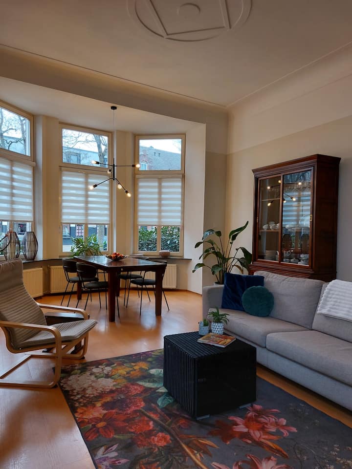 Downtown Charming And Updated - Roermond
