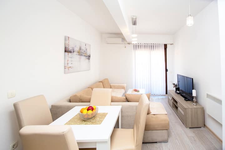 Central Apartment 44 - Budva