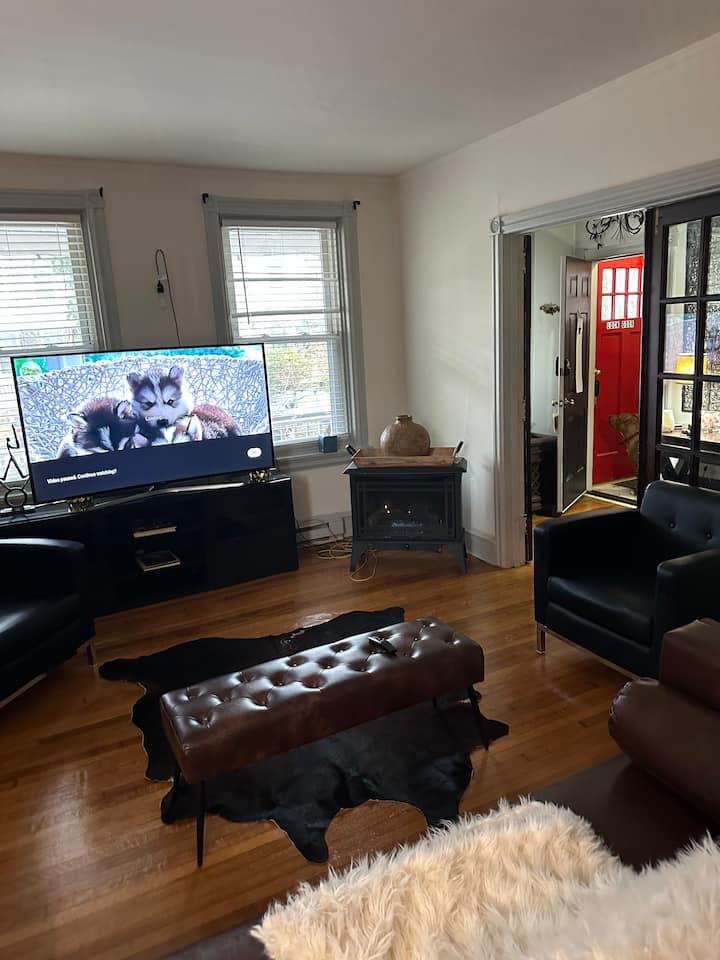 Lukie’s Red Door Retreat - Wilmington, DE