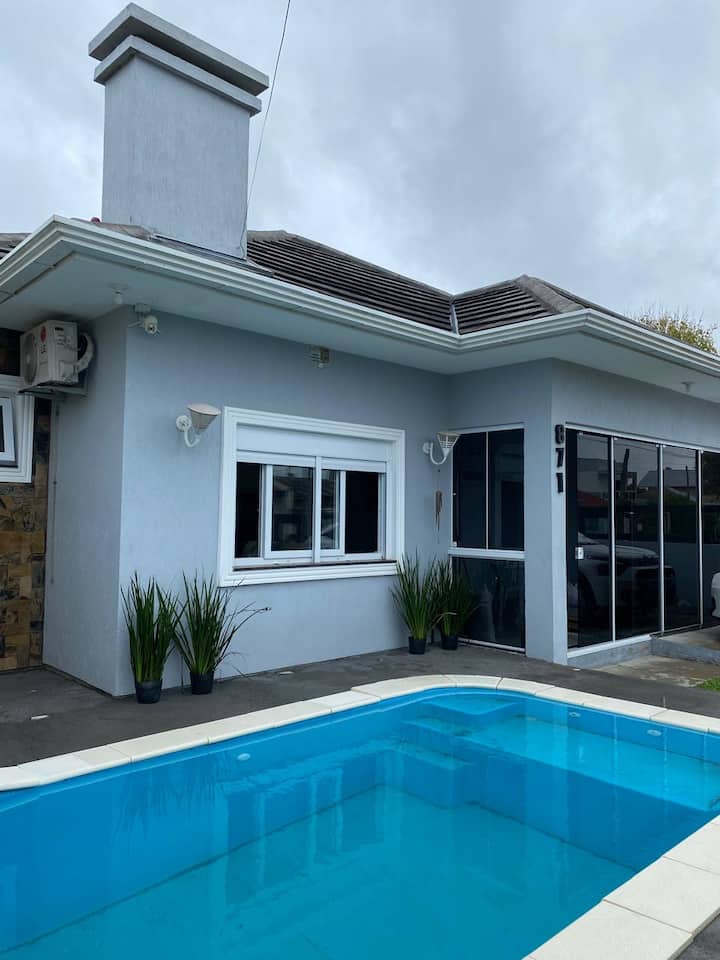 Bela Casa Nova. Wifi E Ar-cond A 600m Da Praia! - Tramandaí