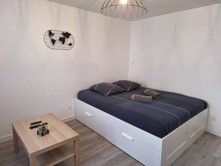 Faubourg 4- Studio Climatisé Rénové Tout Confort - Orléans