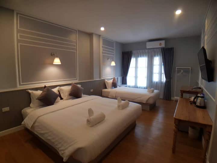 Family 3 Person - Hotel Rosy @ Chiangmai Old Town! - Chiang Mai