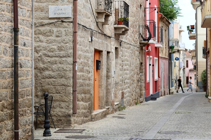 Luxury Renovated Maisonette | Historic Center + P - Olbia