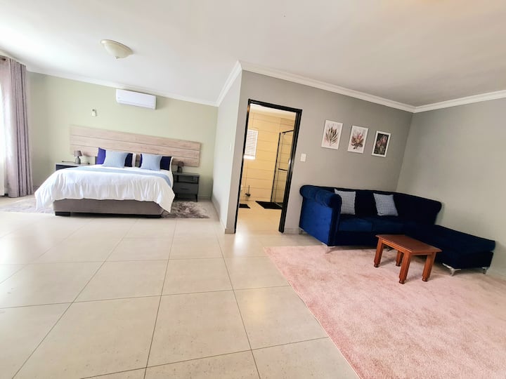 Bloom Guesthouse Room 1 - Tembisa