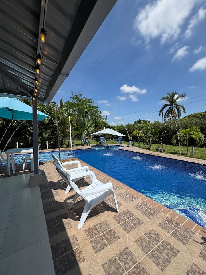 Casa Campestre Con Piscina Y Billar En Santa Elena - Ginebra