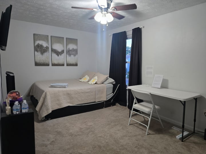 Room #1 With "Dedicated Bathroom" - Frederick, MD