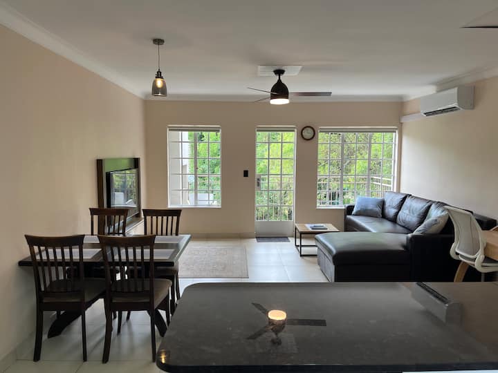 Riverside Apartment - Sandton - Sandton