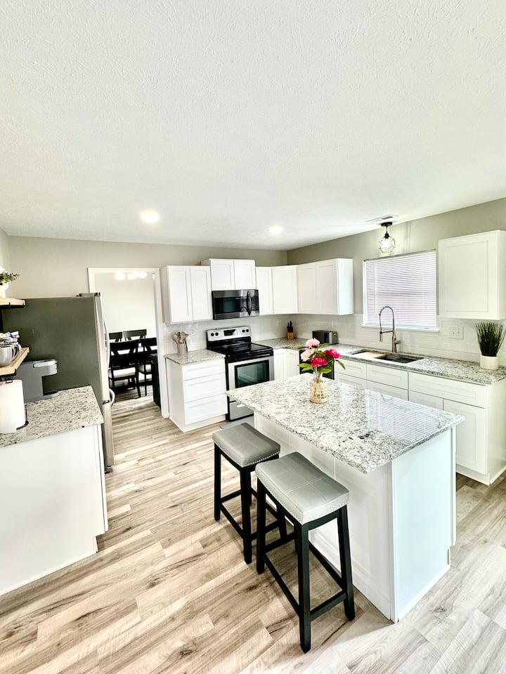 The Grand Park Estate On Morse! - Noblesville, IN