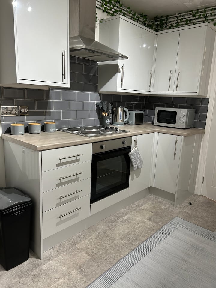 Long Stay - Contractors / Relocators / Nurses - Port Talbot