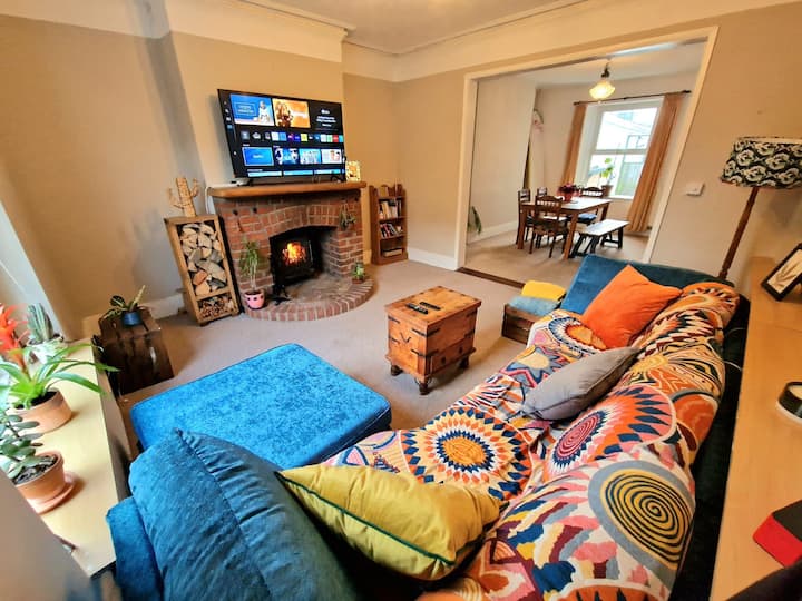 Cosy Colourful Town Home - Barnstaple