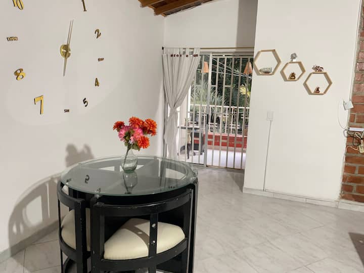 Casa Amplia Y Cómoda En Laureles Cerca Del Estadio - 麥德林