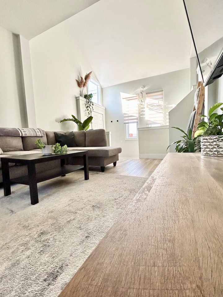 Beautiful Home - Chatham-Kent