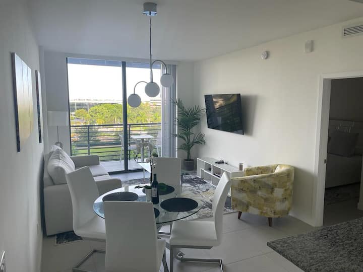 Wonderful Apartment 511 - Doral, FL