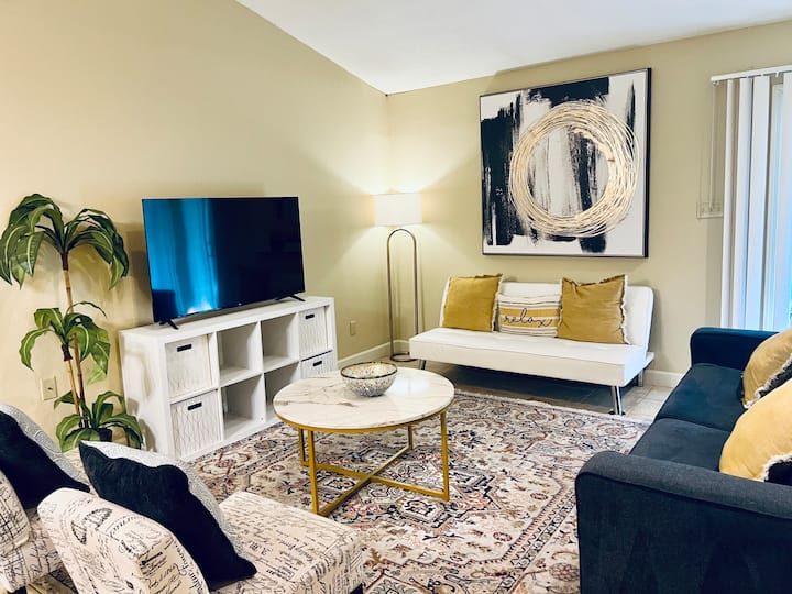 Stayval Oak #3 • 3br Townhouse • Sleeps 10 - Valdosta, GA