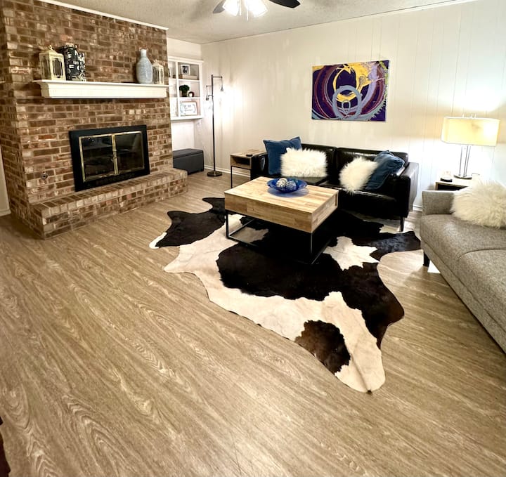 Cozy Home 10 Min From Tt Or Covenant Medical Cnt - Lubbock, TX