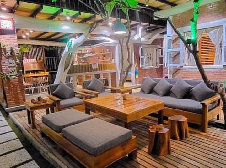 Spacious 3br Villa In Nature, Hot Tub, Veranda - Vietnam