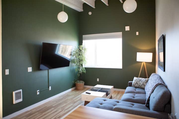 Appartement Confortable à Eugene, Pratique Avec Climatisation + Parking - Eugene, OR