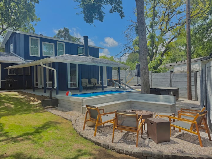 Cozy Oasis | 9 Beds | Fire Pit, Hot Tub, Movie Den - Austin