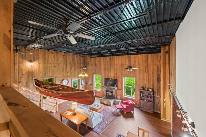 The Lodge At Treetop Retreat - Brown County, IN