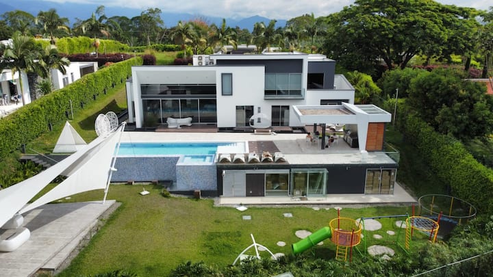 Luxury Mansion In Heart Of Eje Cafetero 15 Sleeps! - Armenia, Colombia
