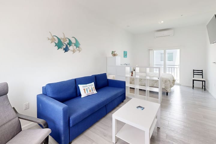 Beachside Studio Condo With Stunning Views & Pool - Florida Keys