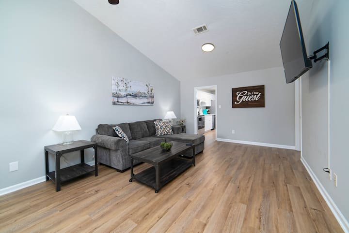 Comfy And Cozy Townhome - Augusta, GA