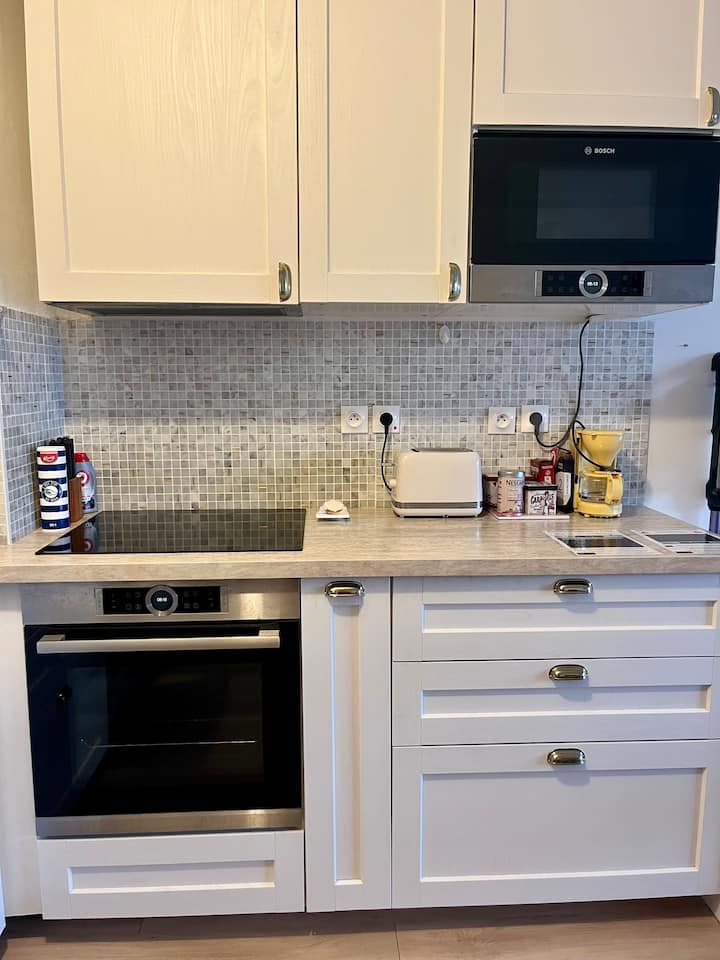 Appartement à Louer 4 Personnes, Tram D à 200m - Bordeaux