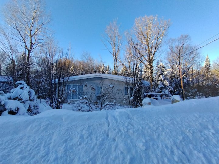 Chaleureux Petit Chalet - Laurentides