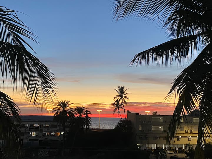 Departamento Hermoso Con Vista Al Malecón Y Al Mar - Mazatlan