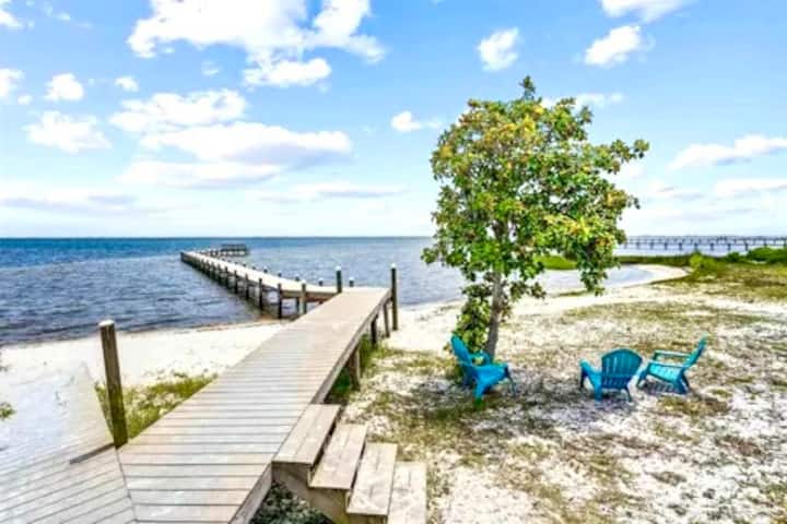 The Sandy Cove | Near Navarre Beach | Dog Friendly - Navarre, FL